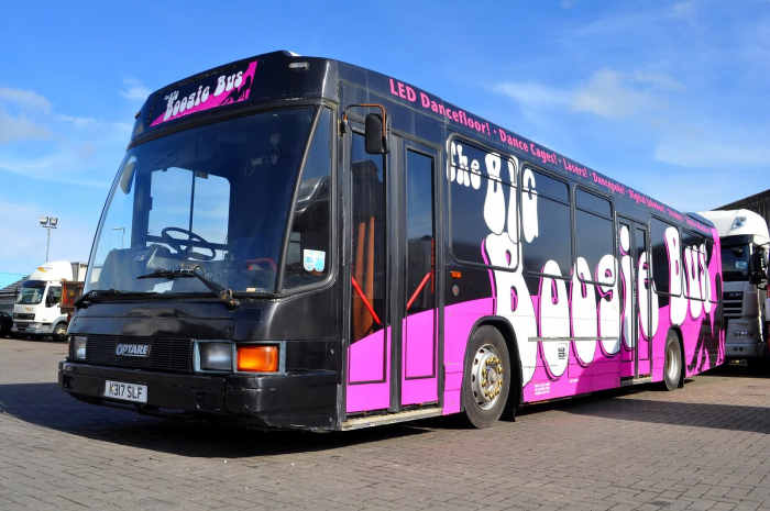 6 Tips to Hiring a Party Bus - HubPages