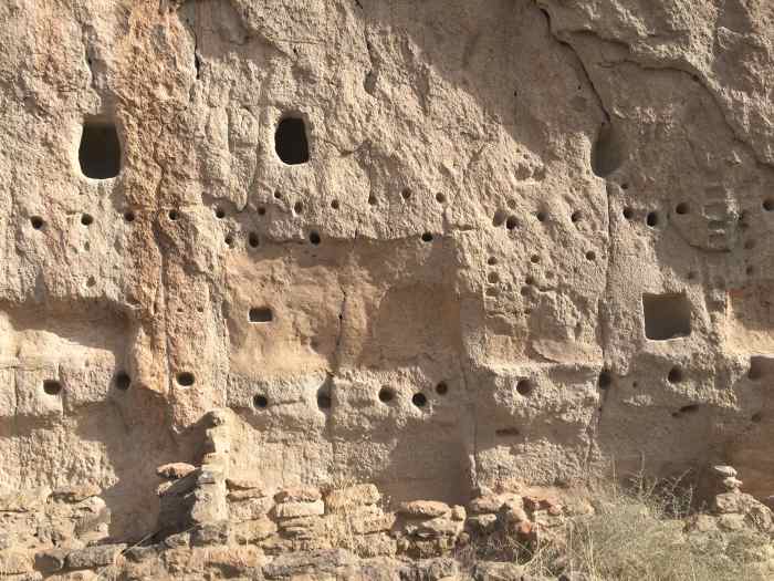 Petroglyphs and Cliff Dwellings: Bandelier National Monument - HubPages