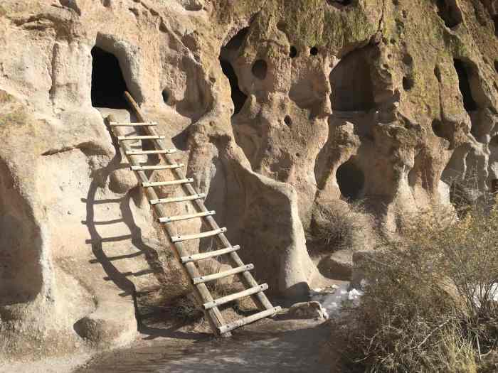 Petroglyphs and Cliff Dwellings: Bandelier National Monument - HubPages