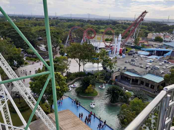 Philippine's Enchanted Kingdom Amusement Park - WanderWisdom