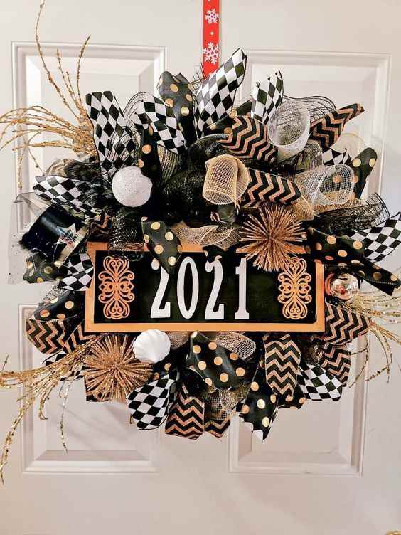50+ Amazing DIY New Years Eve Wreath Ideas for 2024 - HubPages
