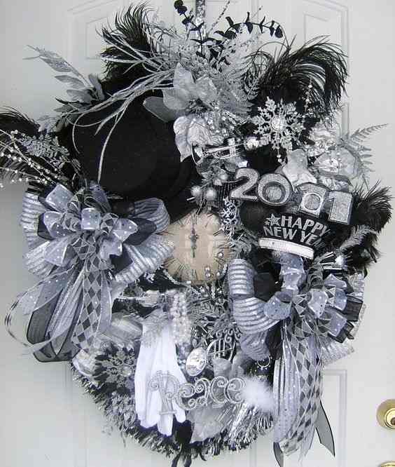 50+ Amazing DIY New Years Eve Wreath Ideas for 2024 - HubPages