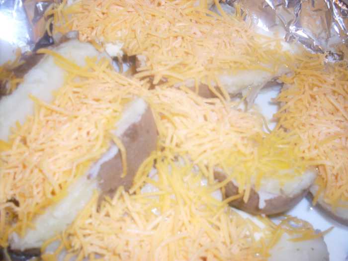 How To Make Ultimate Cheesy Potatoes - A Recipe for Very Easy and Very ...