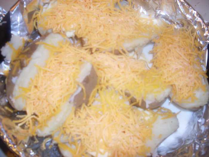 How To Make Ultimate Cheesy Potatoes - A Recipe for Very Easy and Very ...