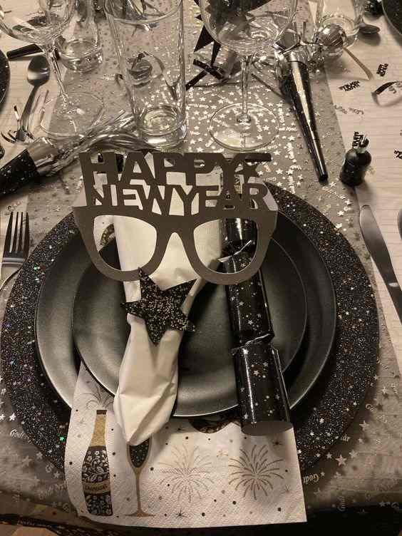 50+ Elegantly Stylish New Years Eve Table Setting Ideas - HubPages