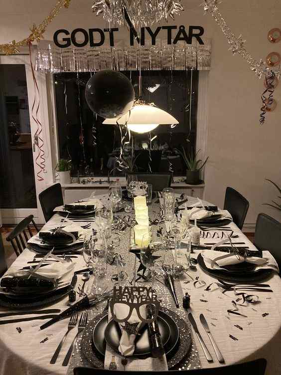 50+ Elegantly Stylish New Years Eve Table Setting Ideas - HubPages