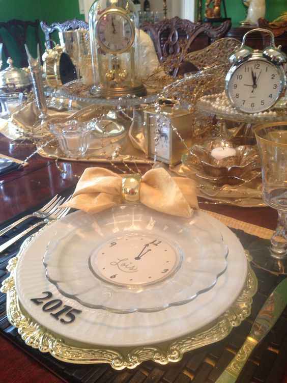 50+ Elegantly Stylish New Years Eve Table Setting Ideas - HubPages