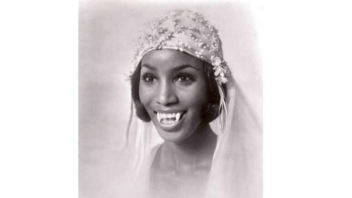 Old Dracula / Vampira Movie Review - HubPages