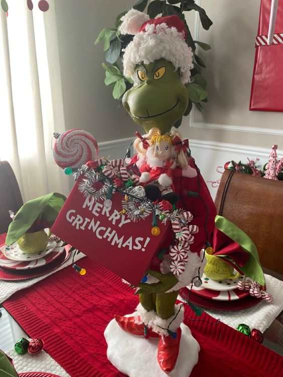35+ Fun DIY Grinch Centerpiece Ideas for a Whimsical Christmas - HubPages