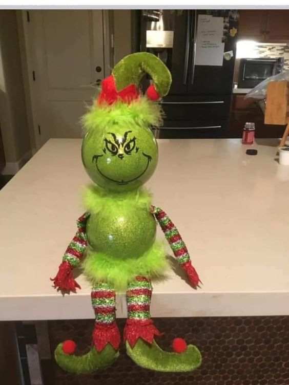 35+ Fun DIY Grinch Centerpiece Ideas for a Whimsical Christmas - HubPages
