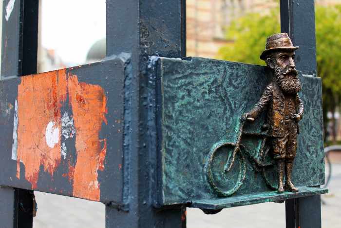 Only in Budapest: Special Hidden Mini-Statues Are The Coolest Street ...