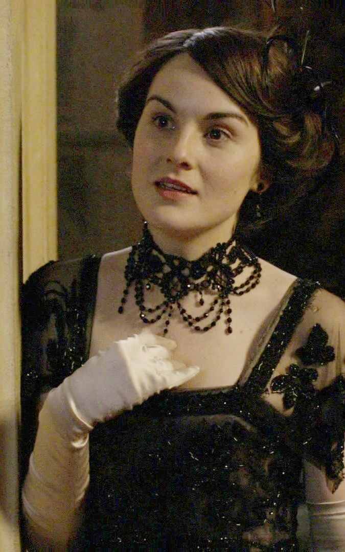Lady Mary Crawley's 12 Best Costumes from Season 1 of "Downton Abbey ...