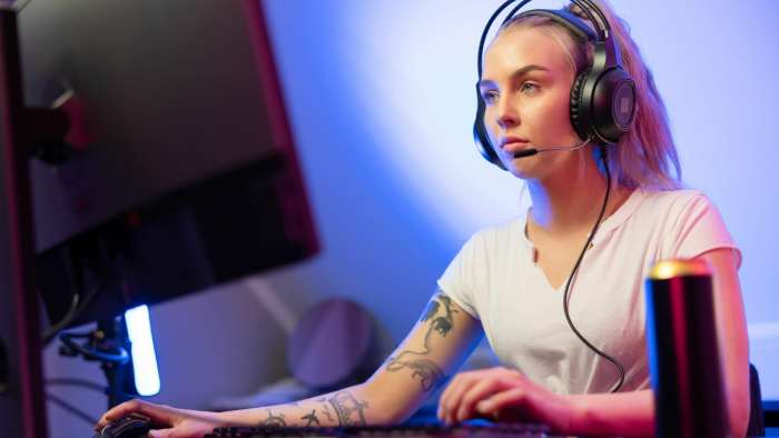 200+ Super Cool and Badass Girl Gamer Names - HubPages