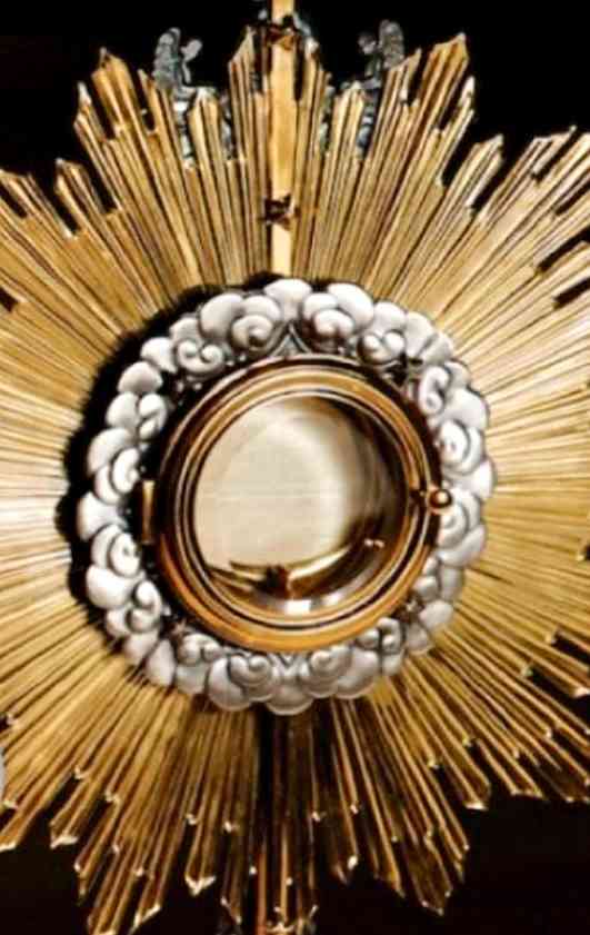 Eucharistic Adoration and the Lord’s Prayer - HubPages