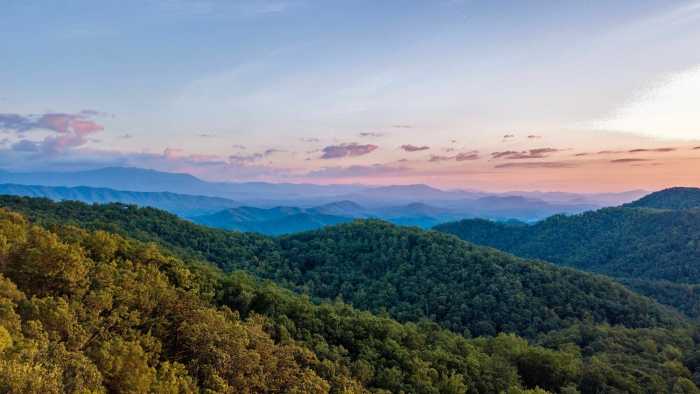 The Top 20 Must-See Places in Tennessee - WanderWisdom