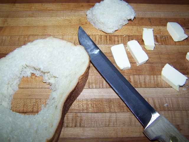How To Make Eggs In A Frame With Fried Bacon, Potatoes, and Spinach ...