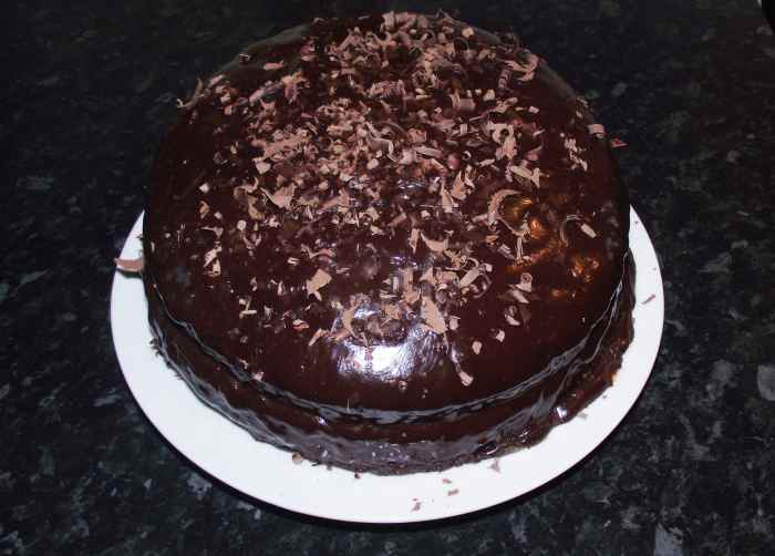Heavenly Dark Chocolate Gateau Recipe - HubPages