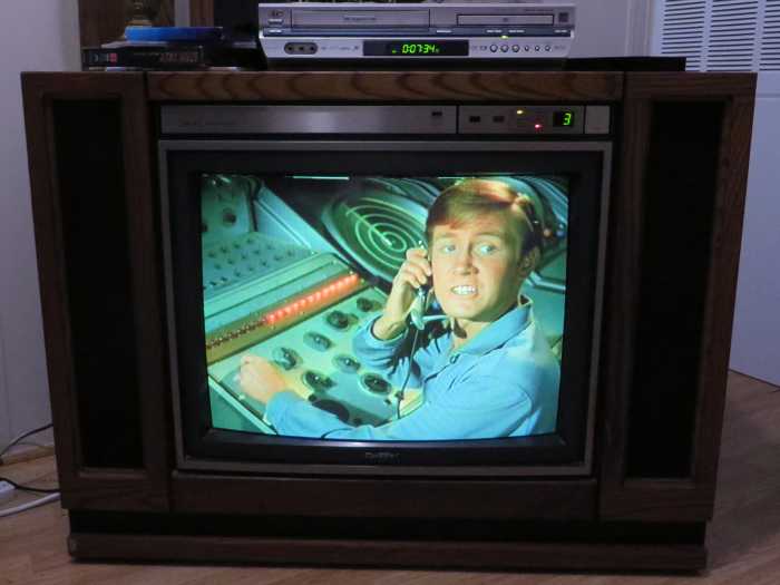 1986 Quasar Color Television Console Model Tl9960ap, Quasar Chassis ...