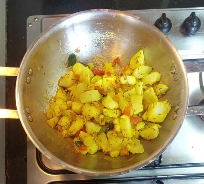 Satvik Potato Fry: Side Dish Recipe (No Onion or Garlic) - HubPages