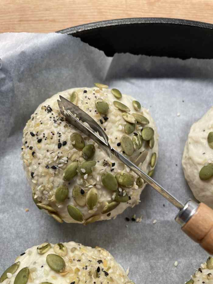 How to Make Delicious Seeded Dinner Rolls - HubPages