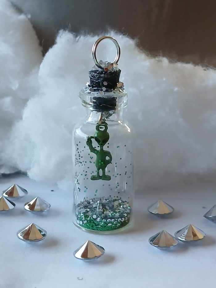 Alien In a Bottle - HubPages