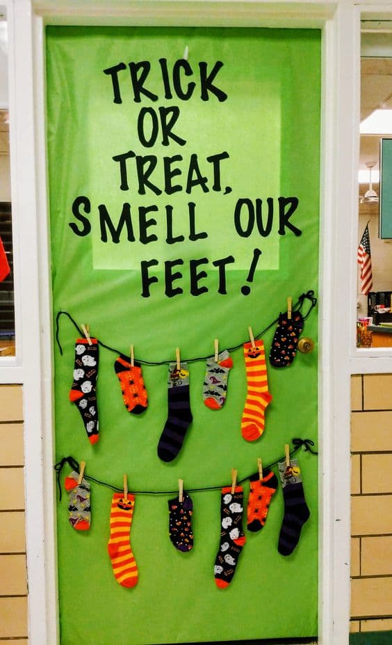 25+ DIY Halloween Classroom Door Decorations - HubPages