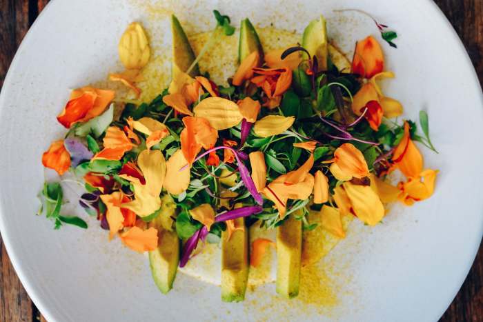 The Benefits of Edible Flowers - HubPages
