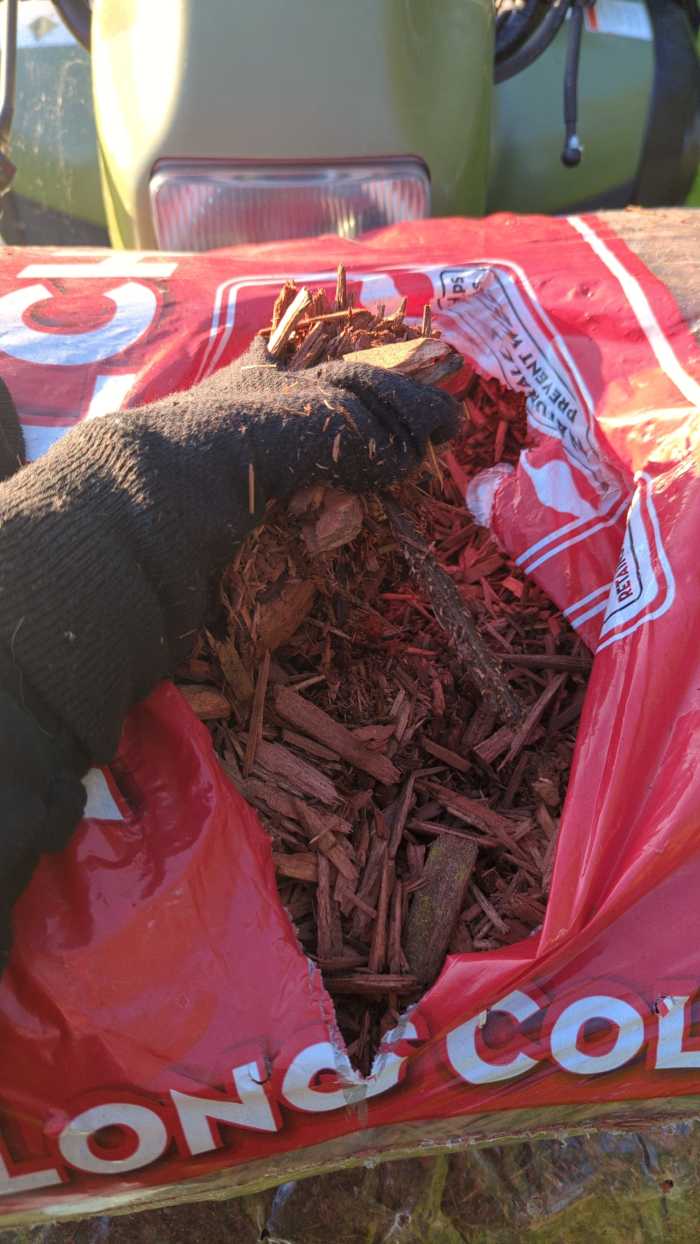 Red Mulch - Refreshing Mulched Areas - HubPages