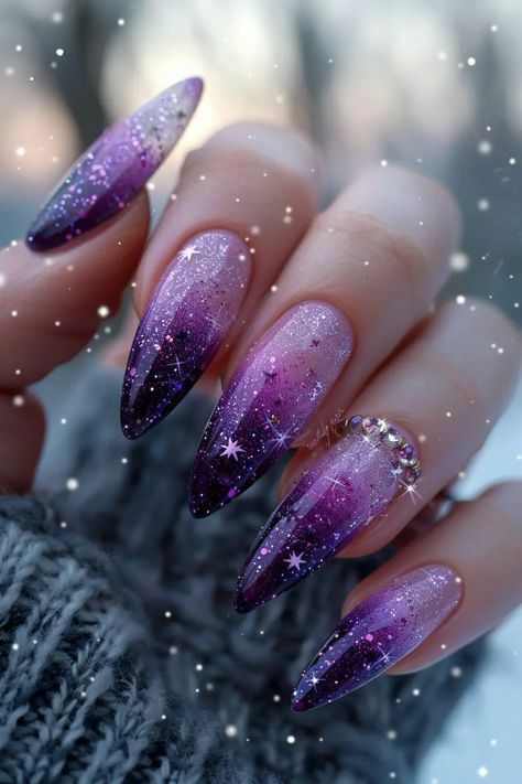 50+ Stunning Winter Nail Art Designs for Christmas and Beyond - HubPages