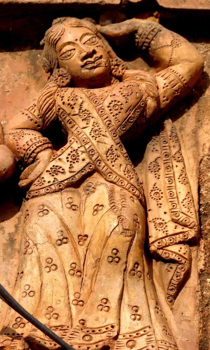 Bangles in temple decoration of West Bengal - HubPages