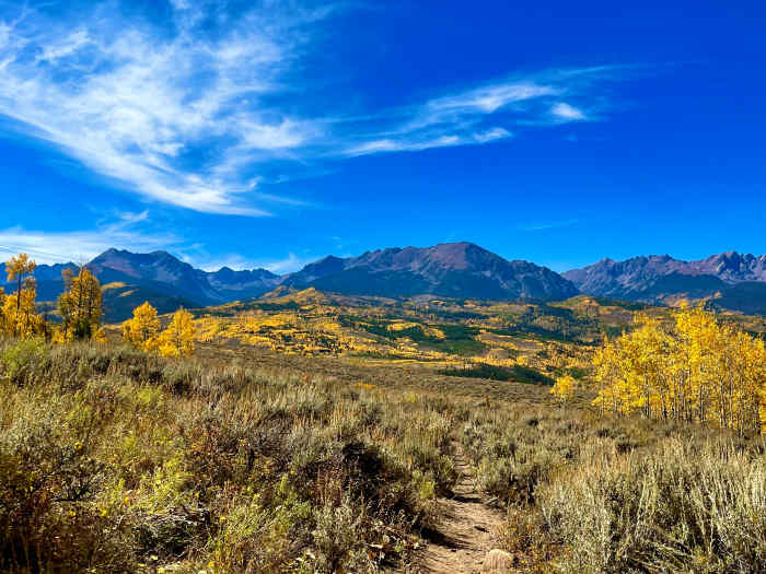 11 Easy Walks and Hikes to See Fall Colors in Colorado - HubPages