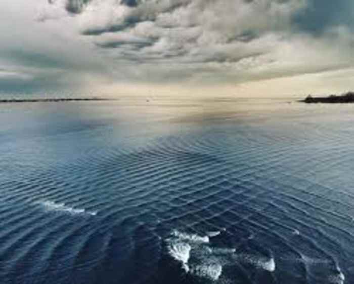 Square Waves: The Ocean's Geometric Symphony - HubPages