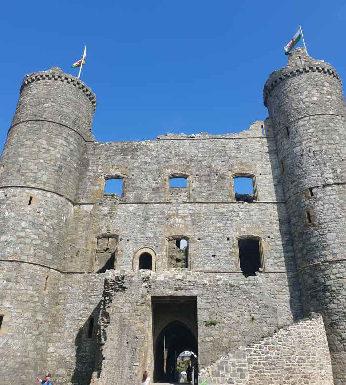 A Day Out in Harlech, Wales: Tips for Travelers - HubPages
