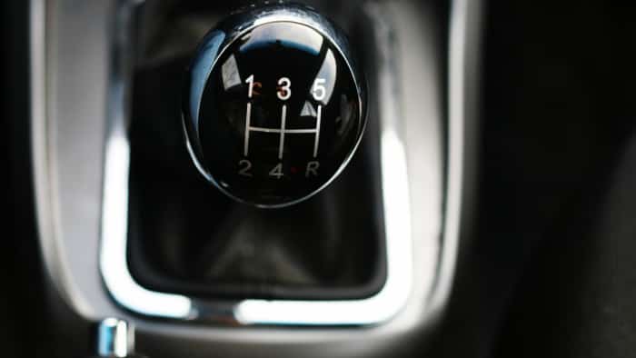 How to Downshift a Manual Transmission Vehicle - HubPages