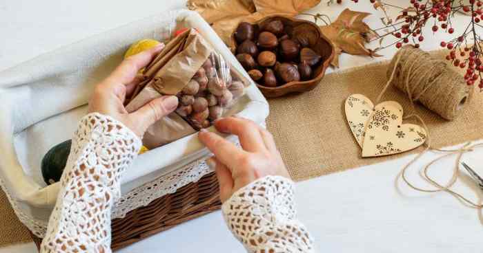15 Thoughtful First-Date Gifts for Her - HubPages