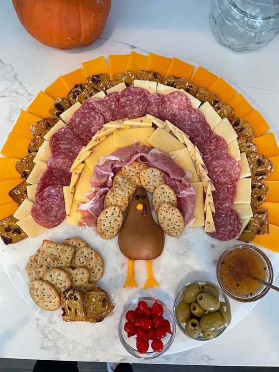 35+ Delicious Thanksgiving Charcuterie Boards to Gobble - HubPages