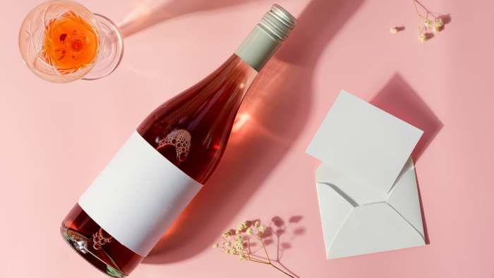 15 Thoughtful First-Date Gifts for Her - HubPages