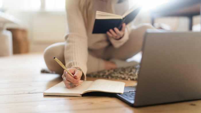 How Reading Improves Your Writing - HubPages