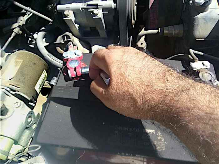 How to Disconnect a Car Battery - HubPages