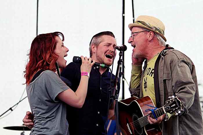 4 Country Songs About Time Passing - HubPages