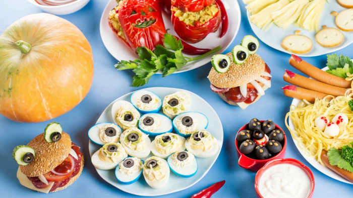 30+ Spooky and Fun Halloween Party Food Ideas to Bewitch Your Guests ...