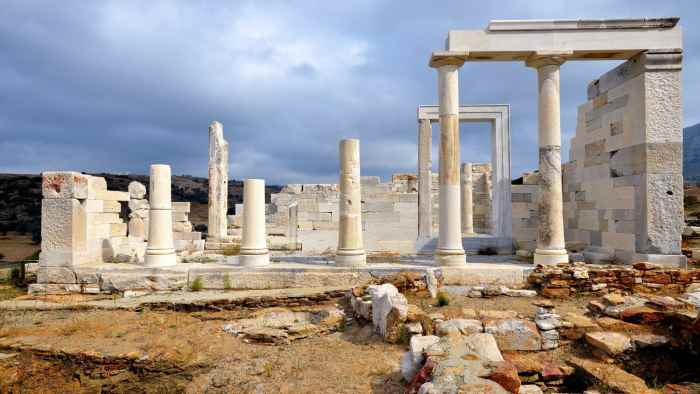 The Greek Myth of Demeter and the Abduction of Her Daughter Persephone ...