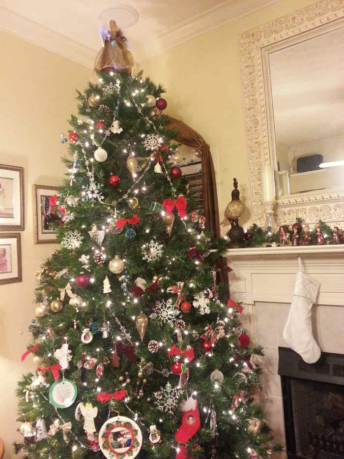 A Mismatched Christmas Tree - HubPages