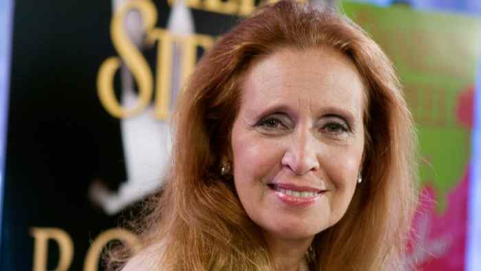 The Secrets Behind Danielle Steel’s Success and Longevity - HubPages