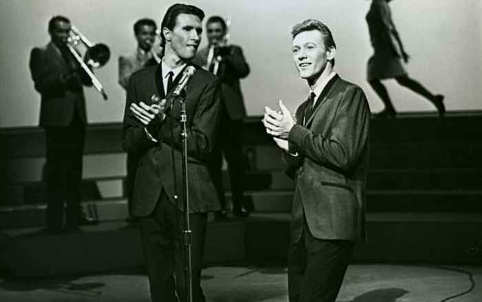50 Love Songs That Start With U - HubPages