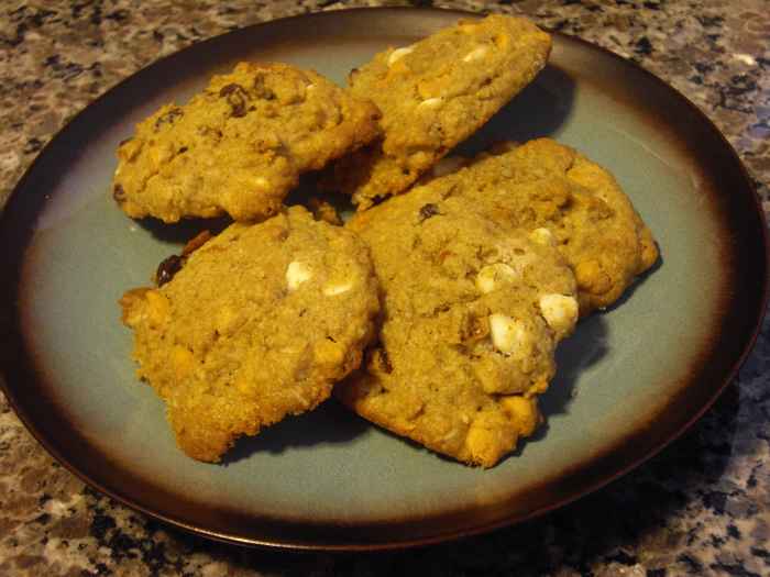 Chewy Oatmeal and Morsel Cookies - HubPages