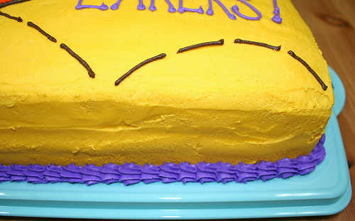 A Tupperware Rectangular Cake and Cupcake Taker Review - HubPages