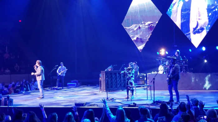 50 Best Worship Songs About Persistence - HubPages