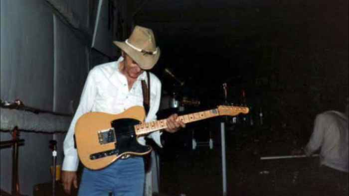 50 Best Country Songs About Guitars - HubPages