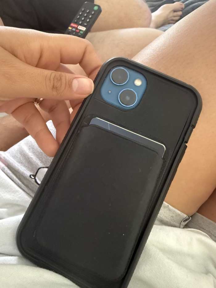 Apple iPhone FineWoven Wallet with MagSafe – Navy Review - HubPages